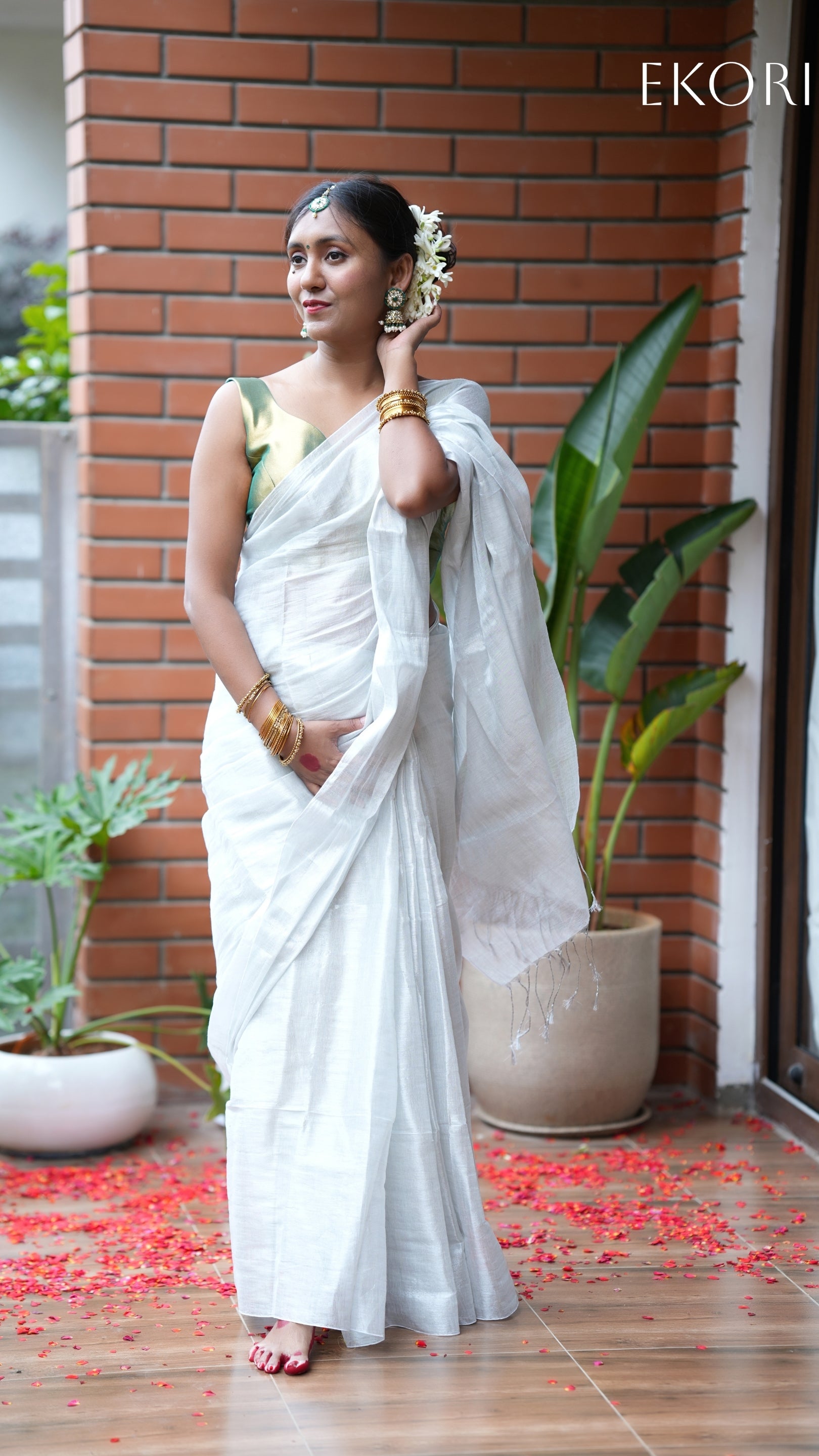 Shwet Tissue (Saree) – Ekori